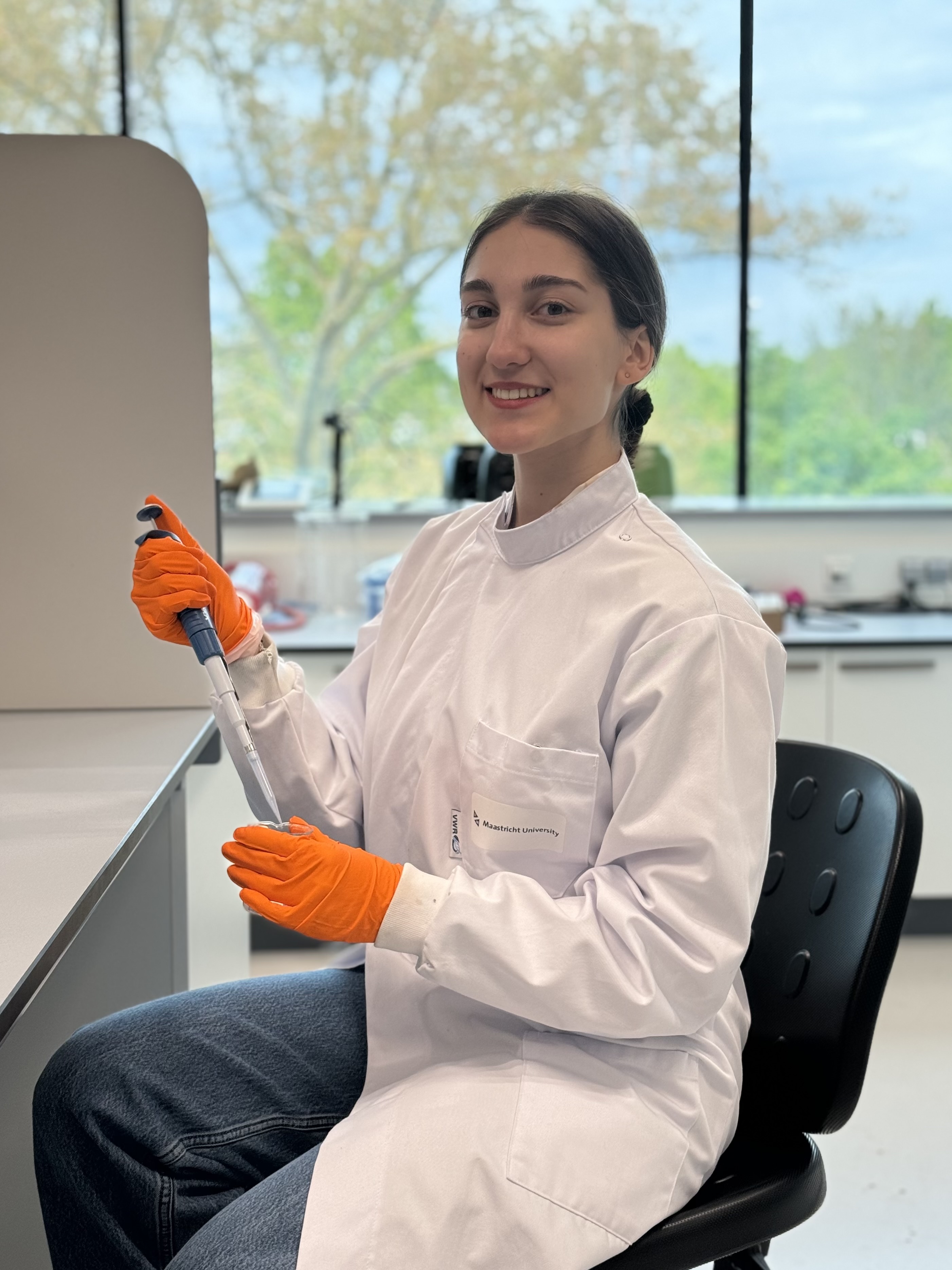 Bibi, technisch specialist bij Medtronic | Maastricht University