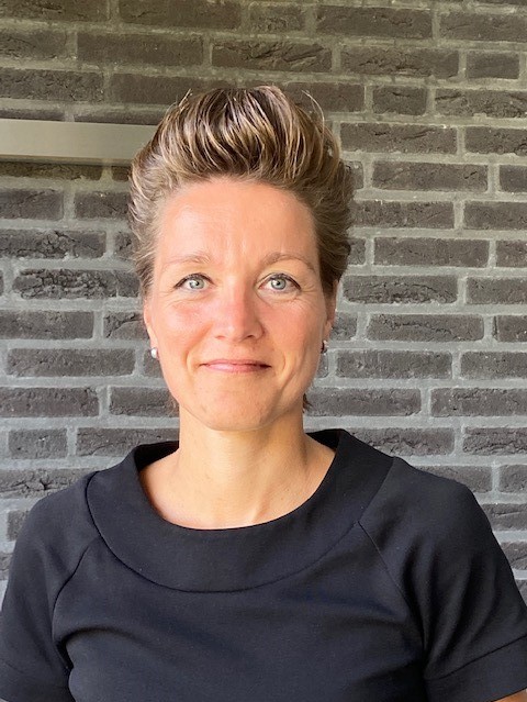 Dr Claudia van Oppen (D.r.) | Maastricht University